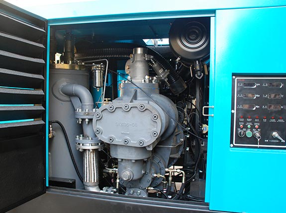 Industrial Diesel Screw Compressor / Rotorcomp Portable Diesel Air ...