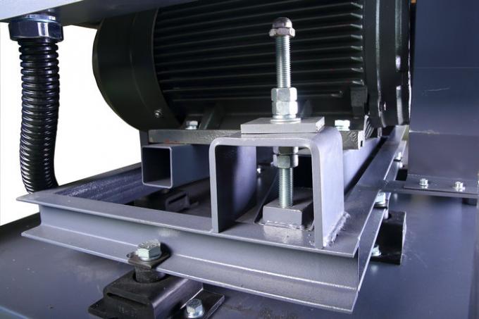Highest Flexibility Screw Air Compressor Base And Face Flange Mounting